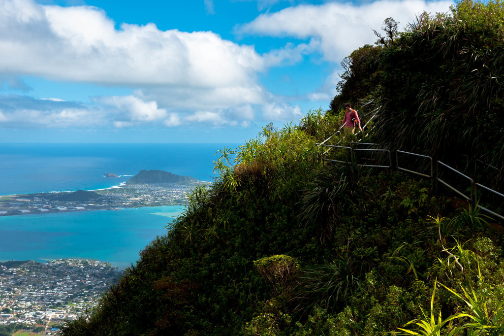 How to Climb the Stairway to Heaven / Haiku Stairs, Hawaii